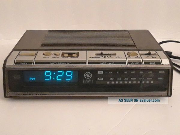 Vtg General Electric GE Digital Alarm Clock Radio Blue Light Control ...
