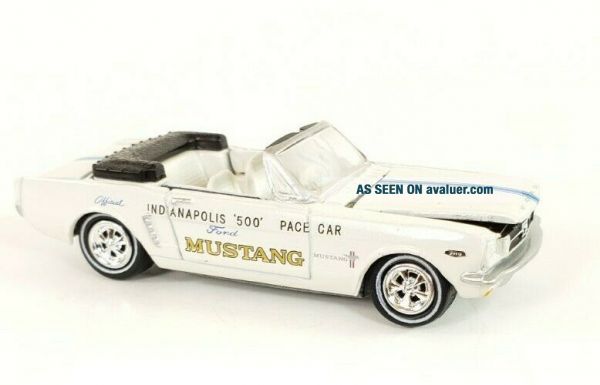 1964 64 FORD MUSTANG CONVERTIBLE RARE 1:64 SCALE DIORAMA DIECAST MODEL ...