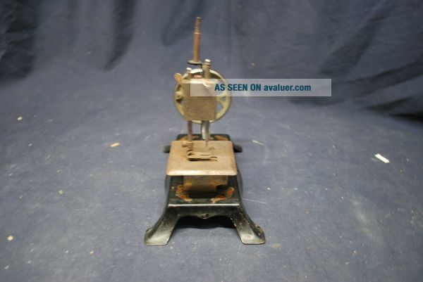 RARE UNIQUE VINTAGE Antique Iron Hand Crank Sewing Machine Model ...
