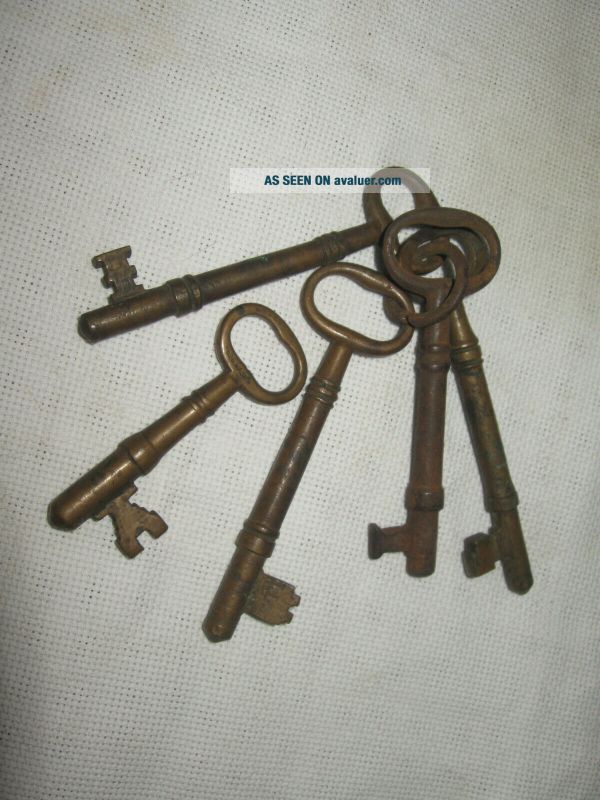 Skeleton Key Set Of 5 Large Antique Brass Keys Gate Jail | #42469200