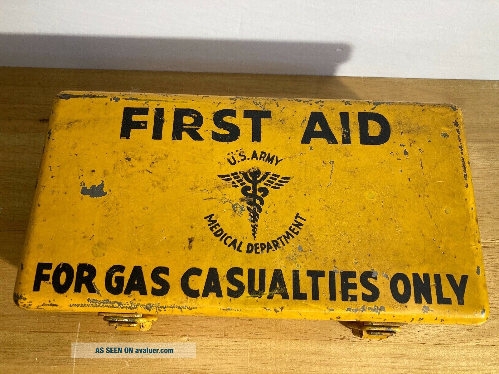 WWII US Army Jeep First Aid Kit Gas Casualties Caduceus RARE YELLOW ...