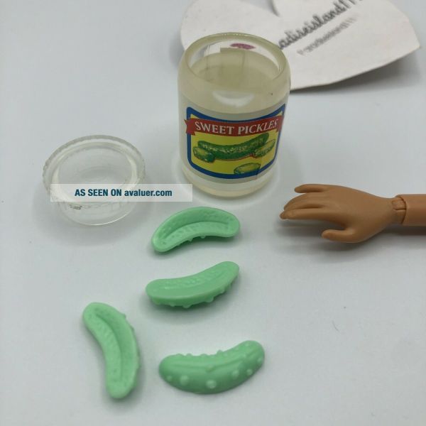 BARBIE FUN FIXIN SWEET PICKLE JAR WITH 4 PICKLES | #43564480