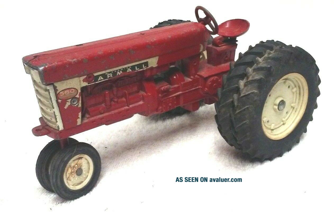 RARE VINTAGE 1967 ERTL INTERNATIONAL FARMALL 560 DUALS NF TRACTOR 1/16 ...