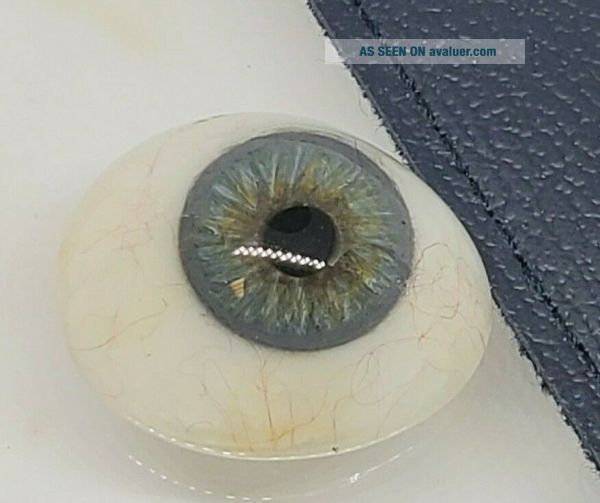 AO Beautifully Detailed Light Blue To Hazel Prosthetic Right Glass Eye ...