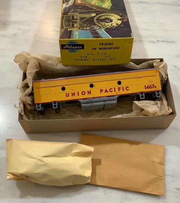 Vintage 1961 ATHEARN HO Scale UNION PACIFIC F7B Unpowered NOS Kit ...