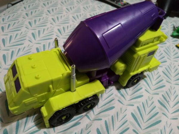 Transformers Combiner Wars Mixmaster Voyager Titan Class Devastator ...