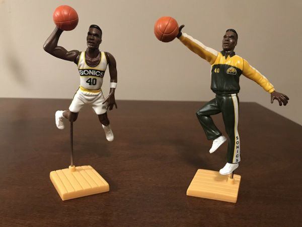 Kenner 1994 & 1995 Starting Lineup Shawn Kemp SONICS Basketball Figure ...