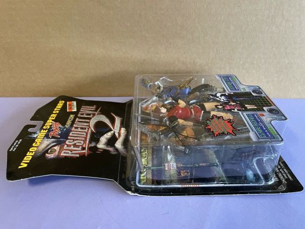 1998 Toy Biz Resident Evil 2 CLAIRE REDFIELD & ZOMBIE COP Action Figure ...