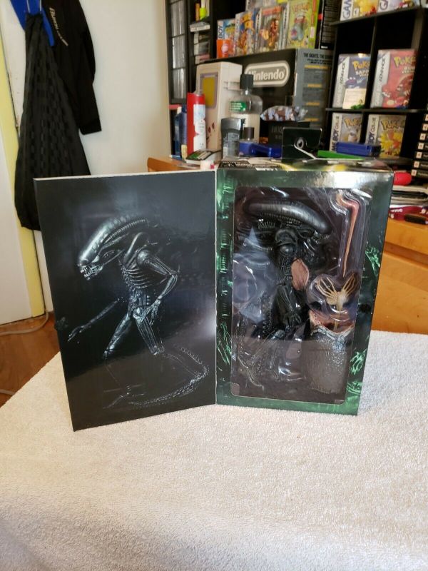 Because Alien “BIG CHAP” 40th Anniversary Ultimate 9 " Scale Action ...