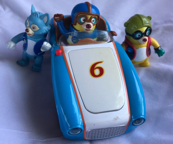 Disney Special Agent Oso Go Go Blue Race Car With 3 Figures, Oso And ...