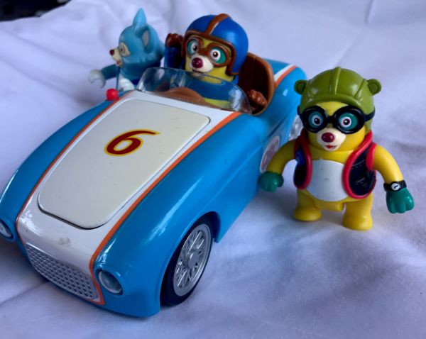 Disney Special Agent Oso Go Go Blue Race Car With 3 Figures, Oso And ...