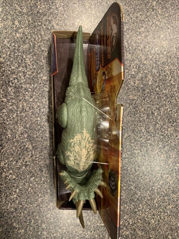 Jurassic World Camp Cretaceous GMC98 - Sinoceratops Action Figure ...